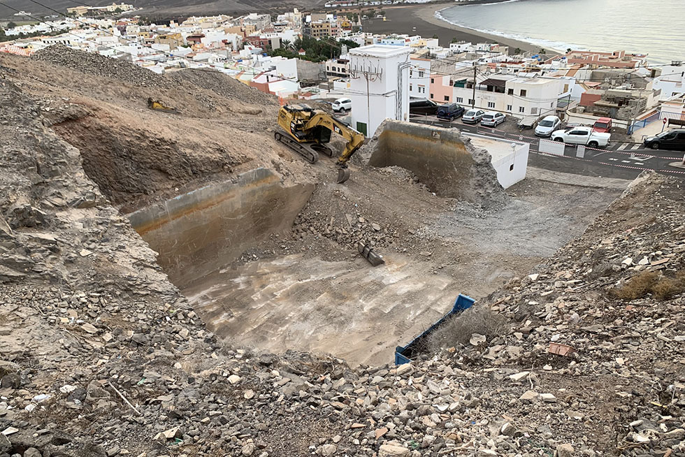 Avanzan las obras de demolición de un depósito en desuso en Gran Tarajal y la construcción de un ...